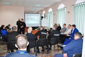 Dialogue to prevent violence – EUAM and Czech police deliver ‘dialogue ...
